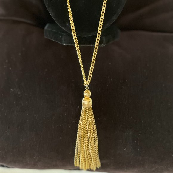 Source Unknown | Jewelry | Vintage Gold Color Chain With A Gold Color ...